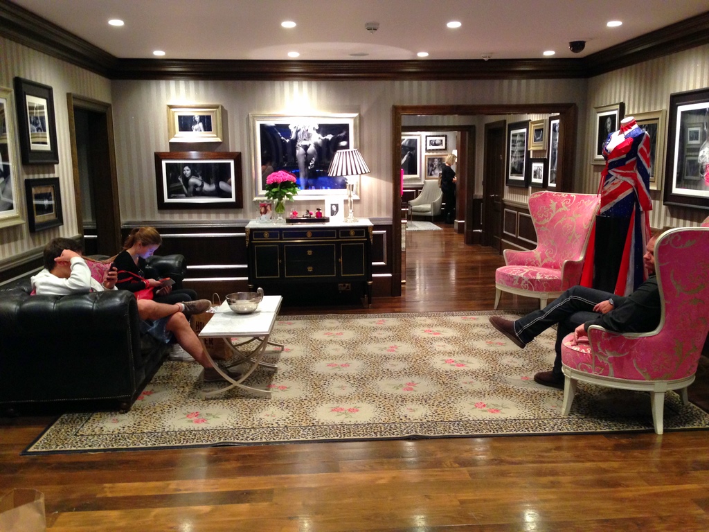 Victoria's Secret New Bond Street Store [with Video]